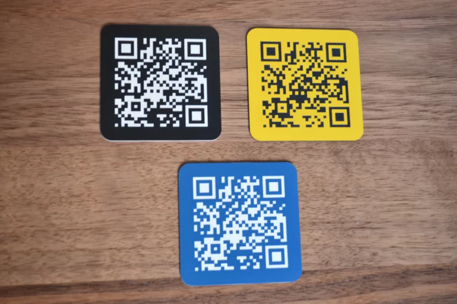 Nuevas tendencias en grabado láser de códigos QR en acrílico
